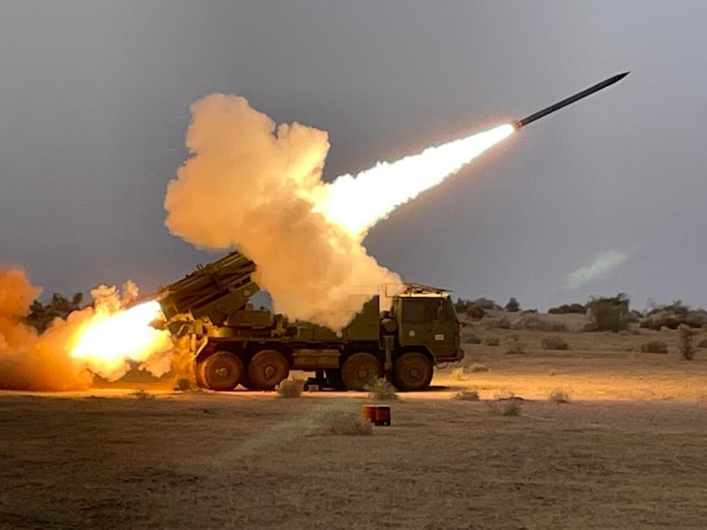 India successfully tests multi barrel rocket launcher system Pinaka-ER ...